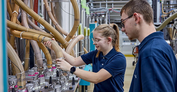 Dein Berufsstart bei Ensinger – Ausbildung & Duales Studium